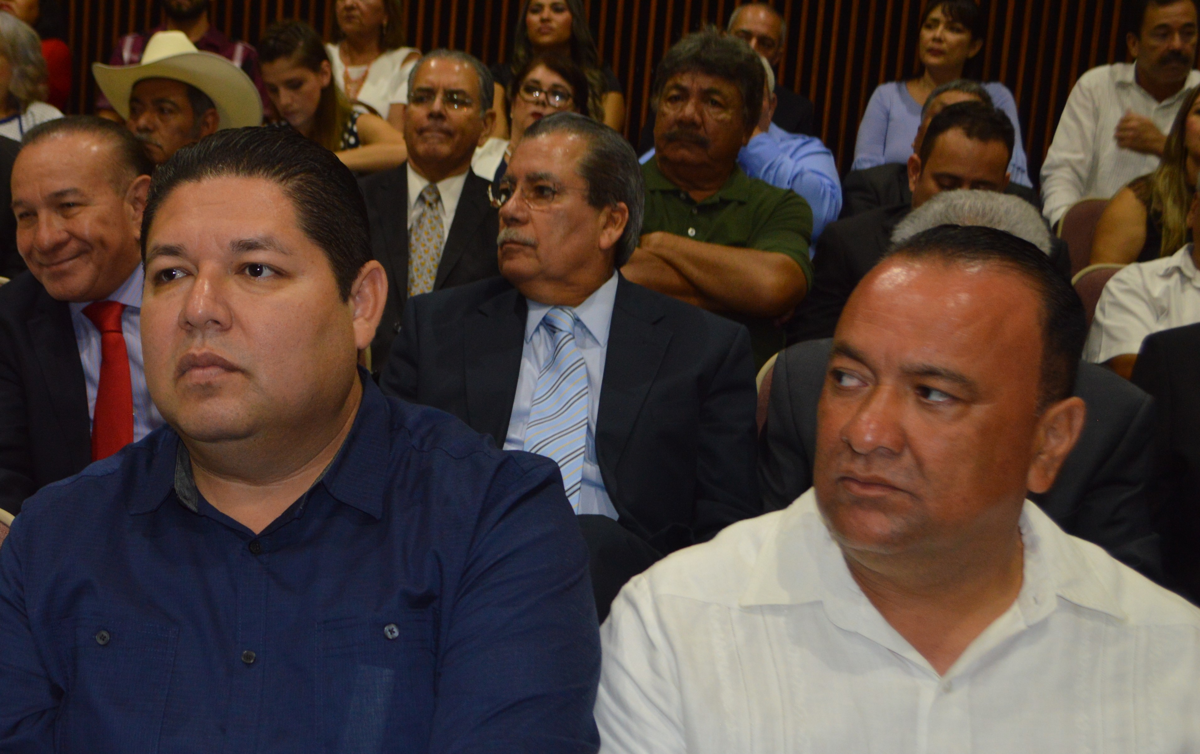 ATRÁS DE EMETT SOTO ESTÁ RAFAÉL OCEGUERA - Politica Con Tambora